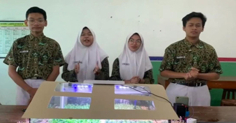 Robot Greenhouse MAN 1 Semarang Raih Medali Perak Robot Word 2023 di Korea
